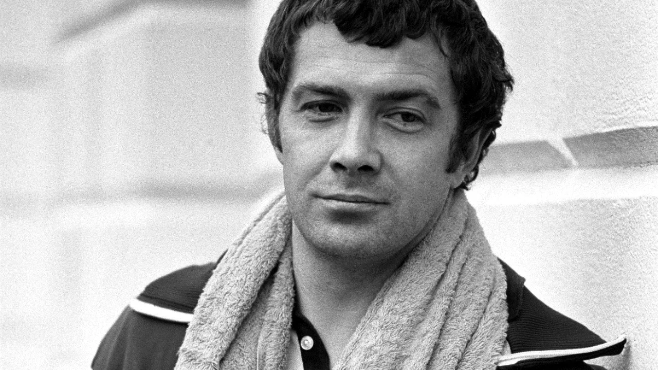 Zemřel Lewis Collins, Bodie z Profesionálů — ČT24 — Česká televize