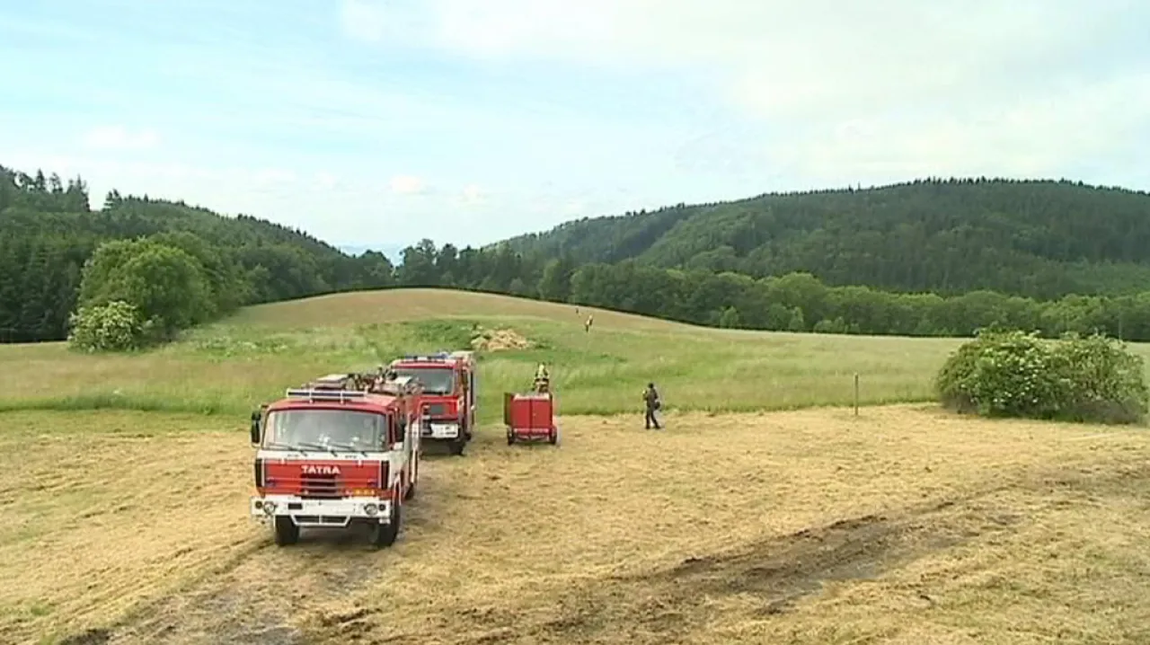 Hasiči nacvičovali zásah při požáru lesa — ČT24 — Česká televize