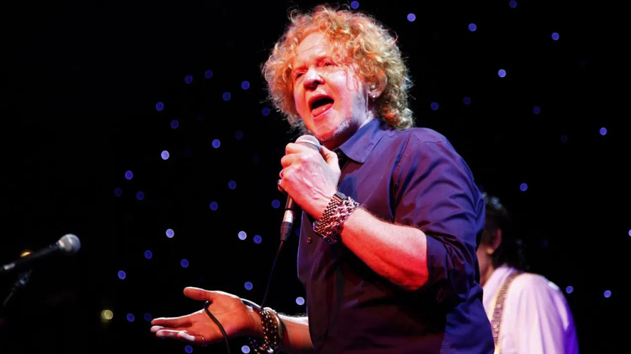 V Praze zahraje Mick Hucknall ze Simply Red. Tentokrát sám za sebe ...