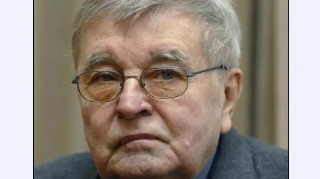 Zemřel otec poetické vinárny Viola — ČT24 — Česká televize