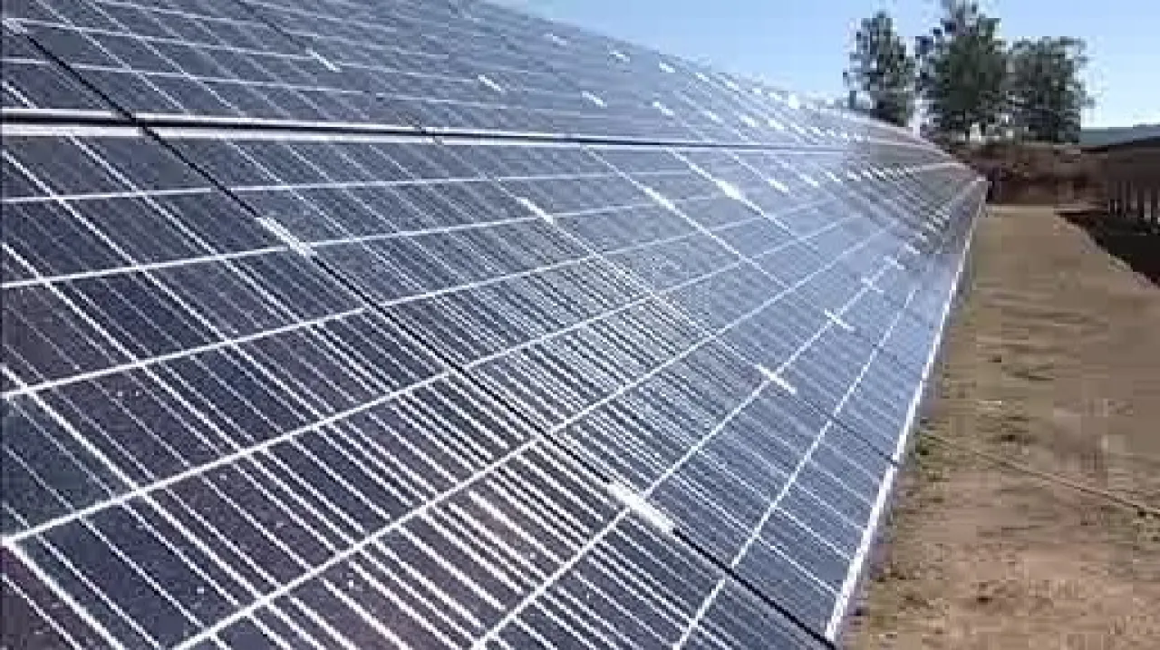 Fotovoltaika proniká na jižní Moravu — ČT24 — Česká televize