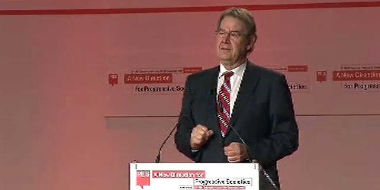 V čele evropských socialistů zůstává Rasmussen — ČT24 — Česká televize