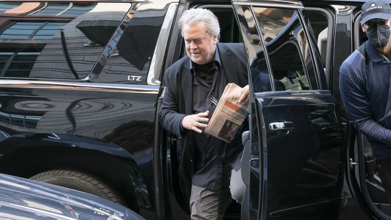 Trumpův stratég Bannon pohrdal Kongresem, usnesl se soud — ČT24 — Česká ...