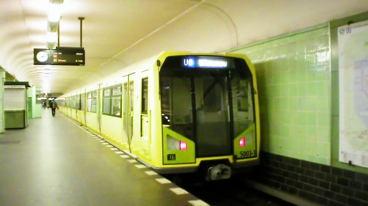 Desátá linka berlínského metra spojí Braniborskou bránu s hlavním ...