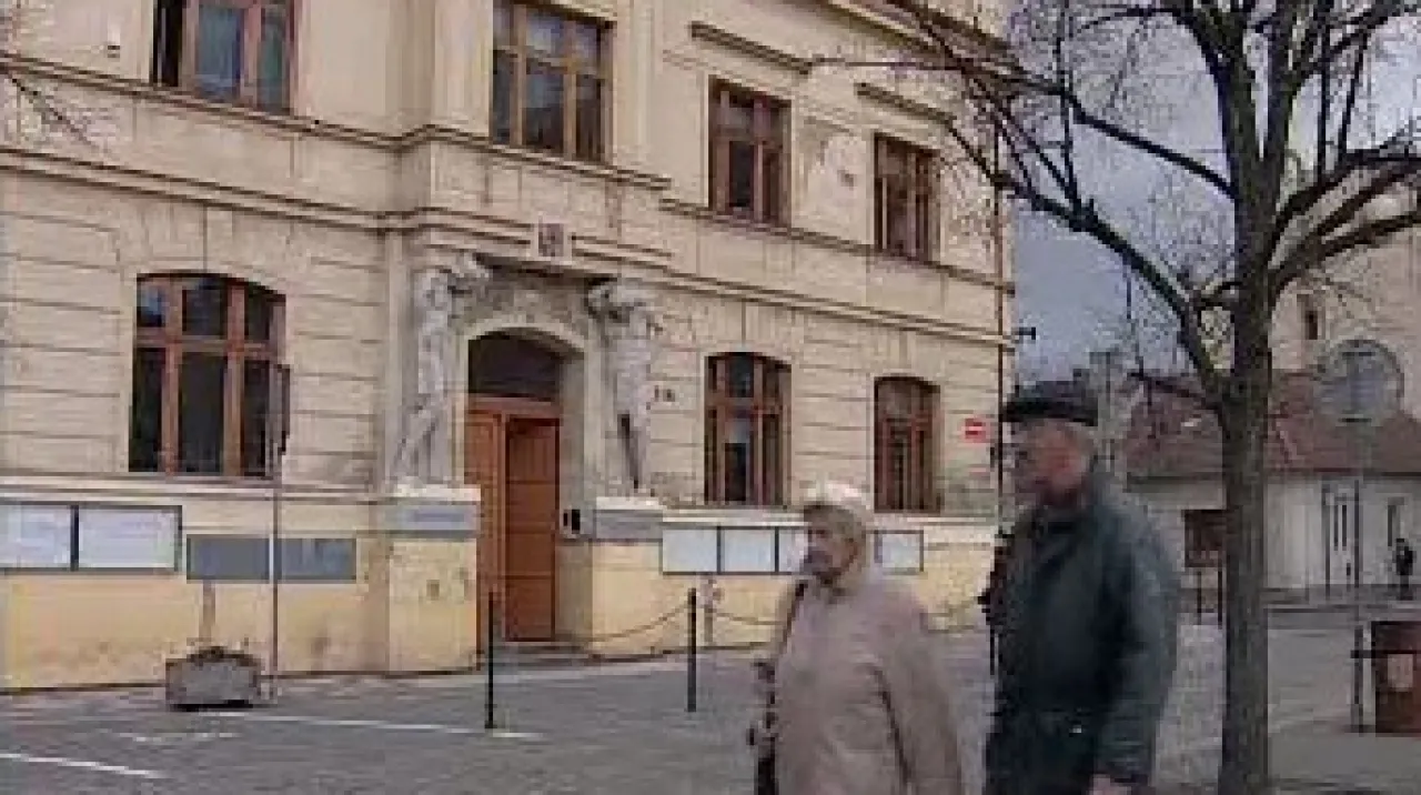 Lidé v Říčanech se obávají porušení zákona — ČT24 — Česká televize