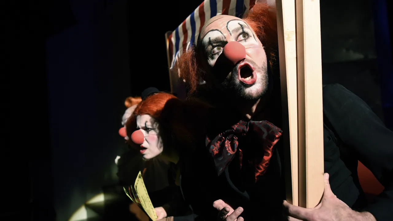 Recenze: Klaun August je aktuální manipulací mocných — ČT24 — Česká ...