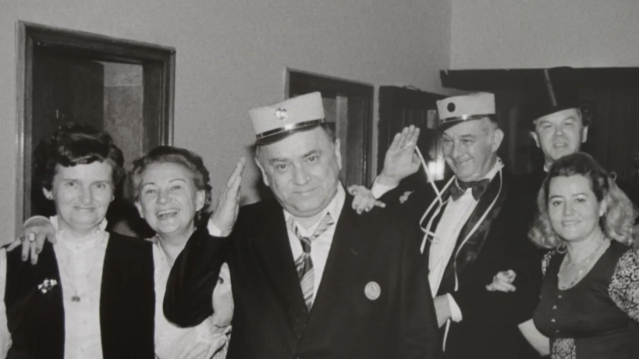 Bylo nebylo? Určitě bylo. Jan Jindra ukazuje bizarnost 80. let — ČT24 ...