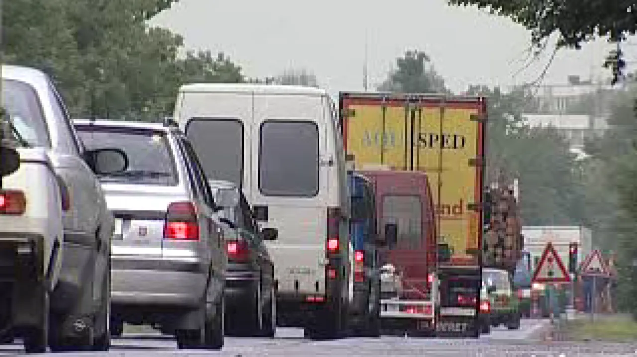 Lidé z Jesenice žádají kraj o zlepšení dopravy do Prahy — ČT24 — Česká ...