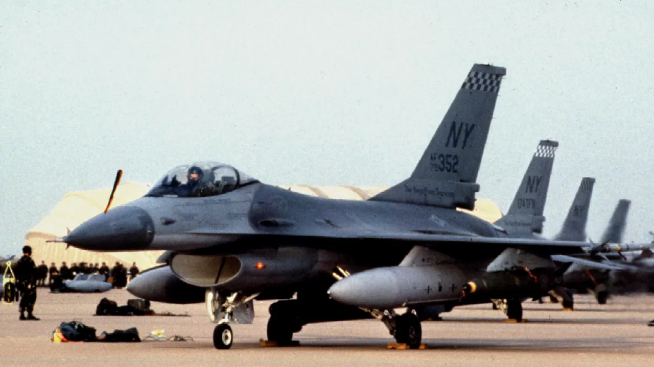 F-16 létá půlstoletí a stále přibývají nové. Chystá se na ně Slovensko ...