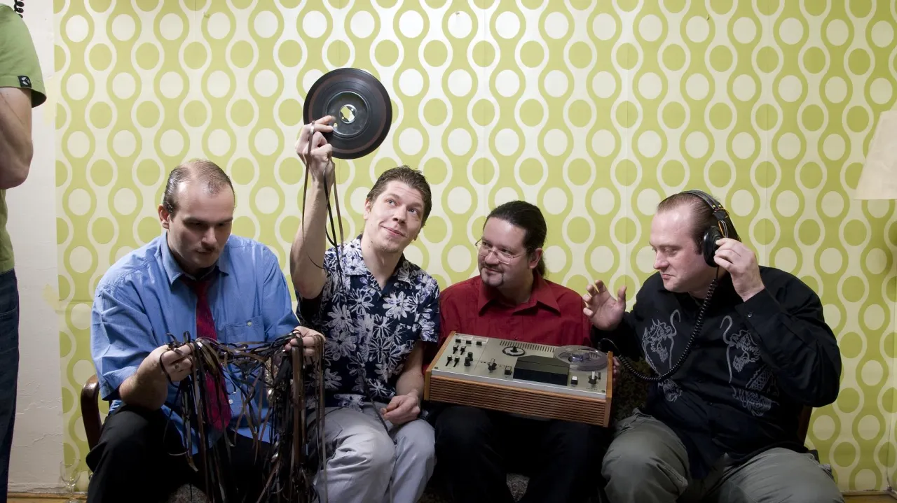 Jazzové variace Hi-Fi a Martina Zbrožka v La Fabrice — ČT24 — Česká ...