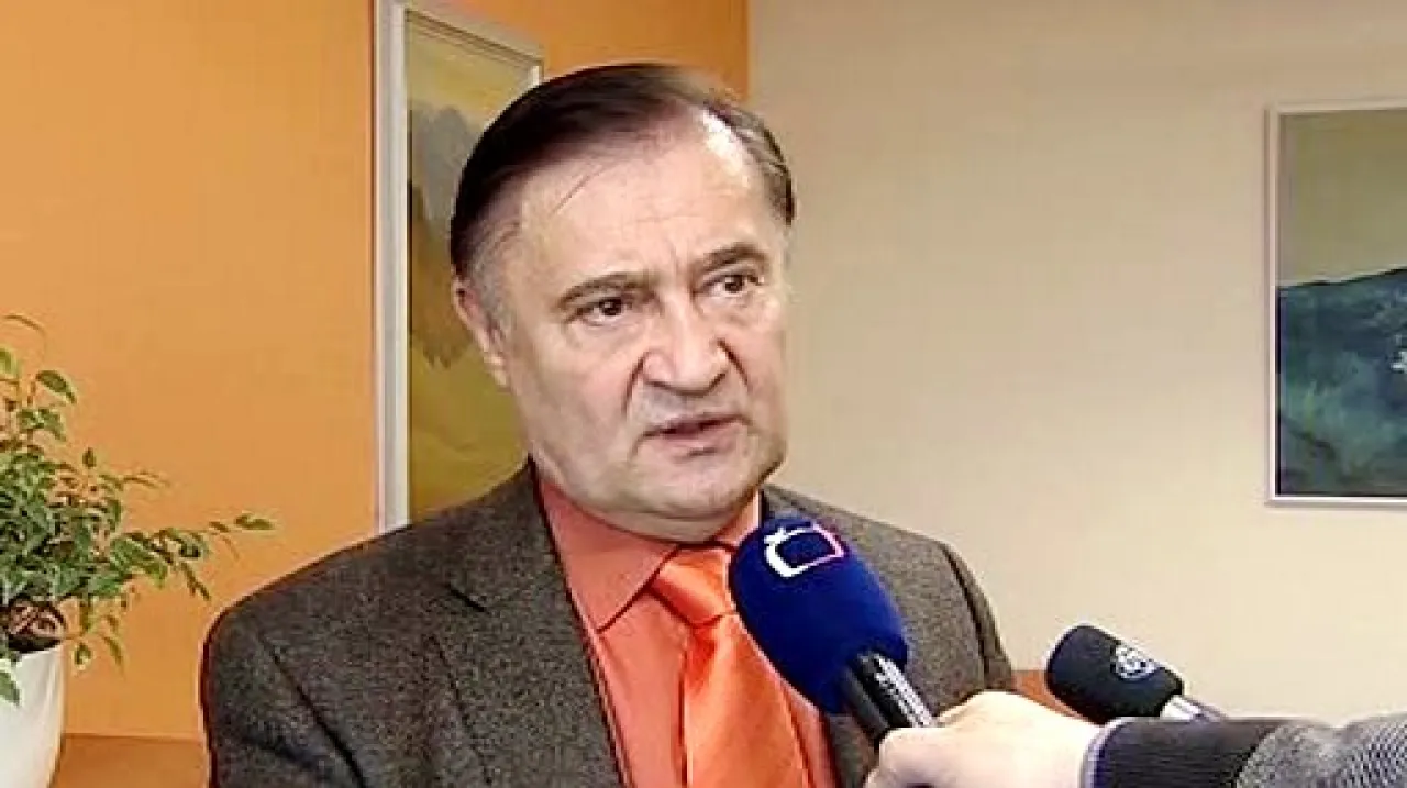 Grémium ČSSD vyzvalo Drymla k rezignaci na funkci vicehejtmana, má se i omluvit — ČT24 — Česká ...