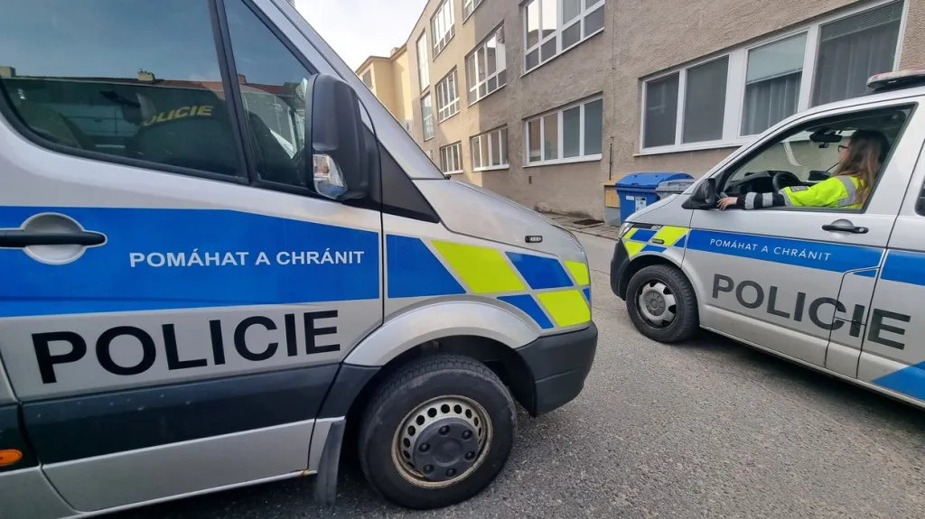 Policie stíhá osm lidí za organizování mezinárodní prostituce v Česku a ...