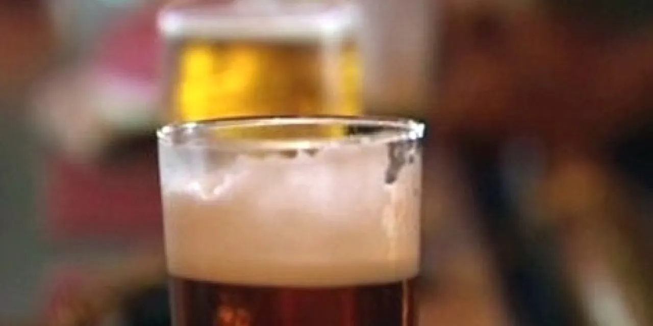 Razie v karlovarských barech se zaměřila na alkohol u mladistvých ...