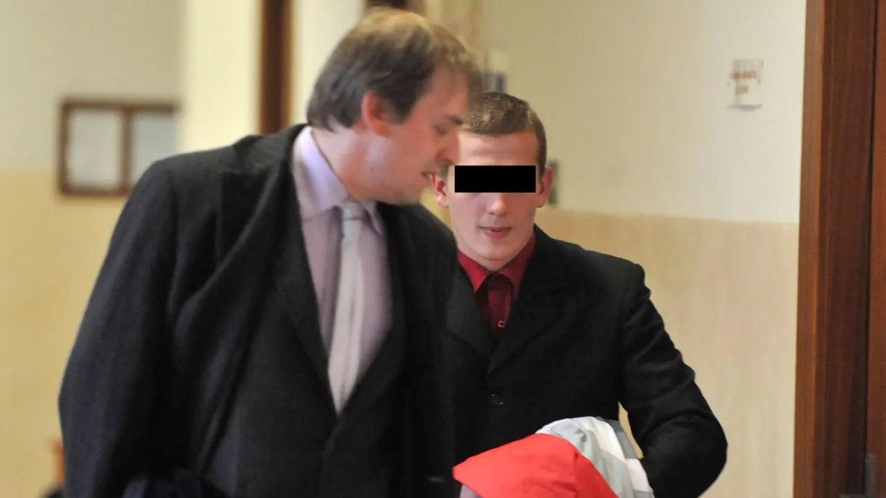 Extremisté dostali tresty za napadení Romů v Havířově — ČT24 — Česká televize