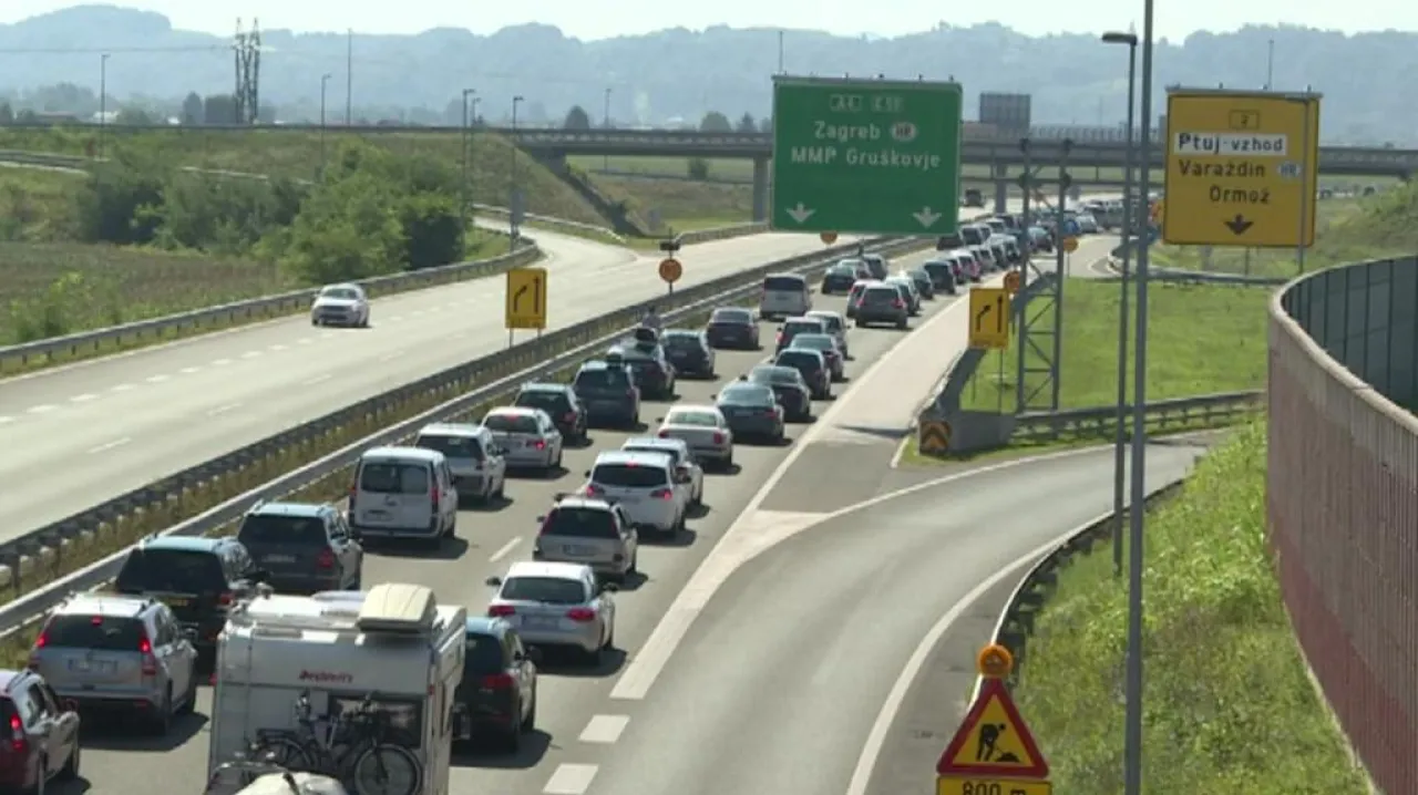 Dálnice na jih Evropy ucpaly kolony. Mnohde se jelo krokem — ČT24 ...