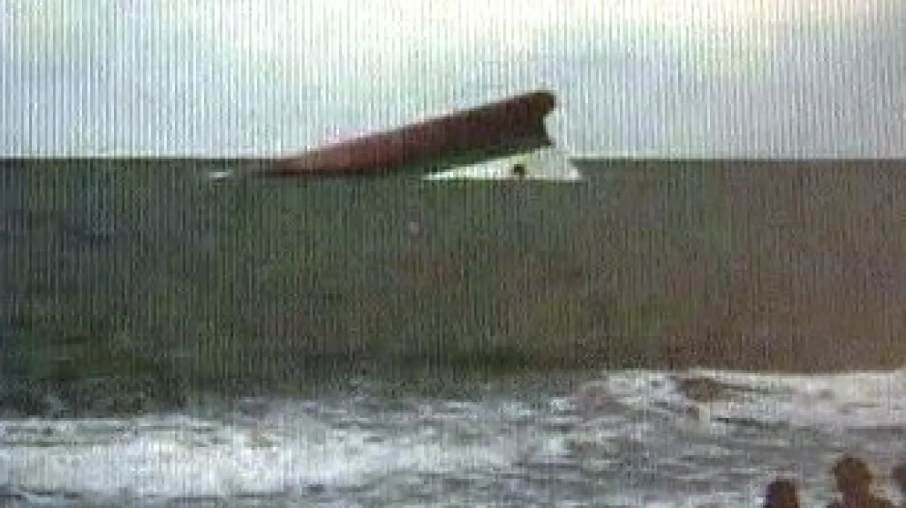 Tajfun na Filipínách si vyžádal zatím 230 obětí a převrátil trajekt ...