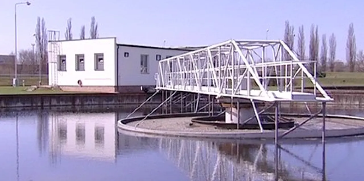 Čističky odpadních vod vyvolávají spory — ČT24 — Česká televize