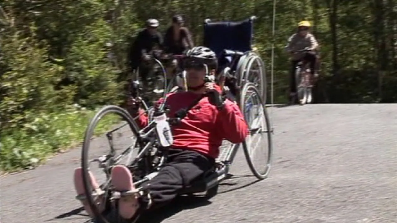 Vozíčkář Volf: Do Říma jsem dovezl naději — ČT24 — Česká televize