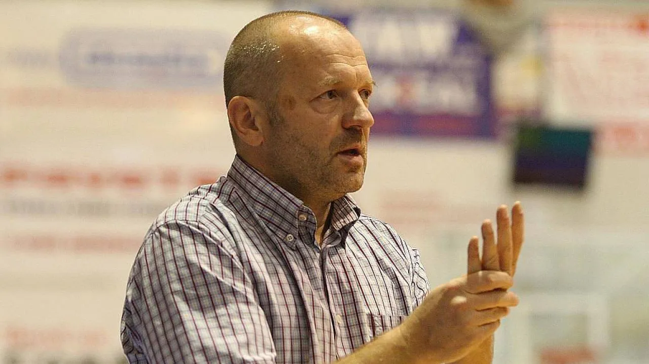 Slovenský volejbalový trenér Ivan Husár dodržel slib — ČT24 — Česká televize