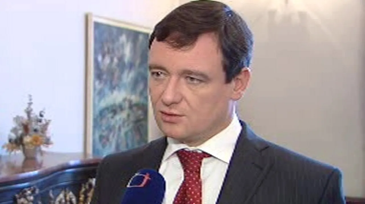 Rath vyhrožuje ředitelům pojišťoven — ČT24 — Česká televize