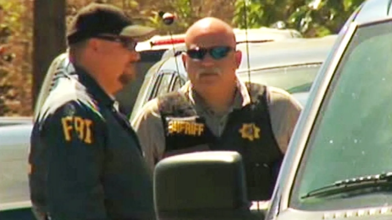 FBI zatkla tři muže ze Slovenska za pašování zbraní a elektroniky — ČT24 — Česká televize