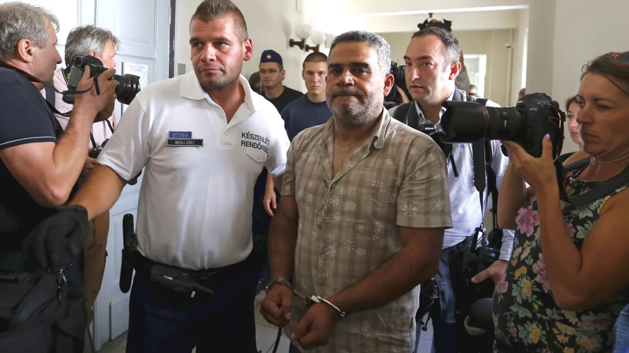 Soud v Kecskemétu uvalil vazbu na muže podezřelé z podílu na smrti 71 běženců — ČT24 — Česká ...