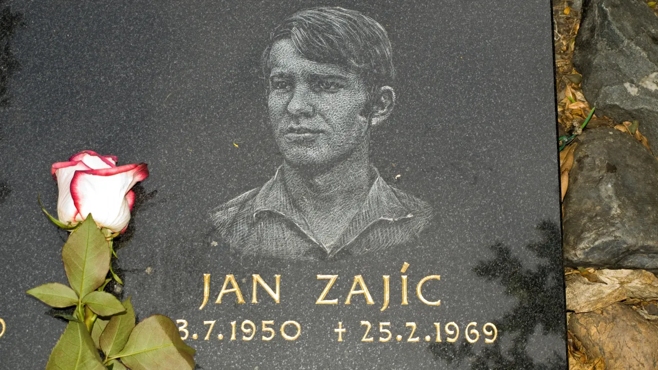 Zajíc byl symbolem, že ne všichni byli znormalizováni, říká historik ...