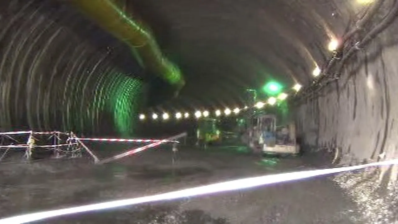 Podle soudu nemá část tunelu Blanka stavební povolení — ČT24 — Česká televize