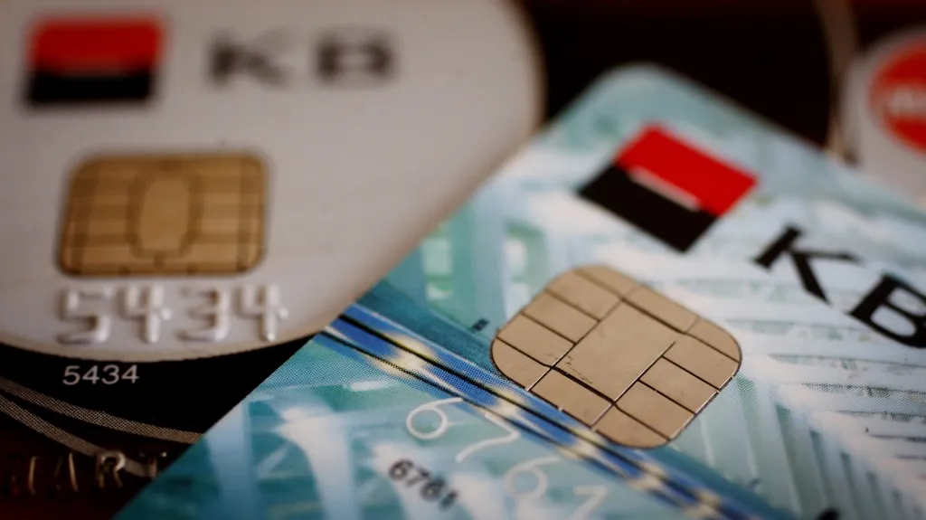 Nejlepší bankou 2012 je Komerční banka, nejlepší pojišťovnou ING — ČT24 ...