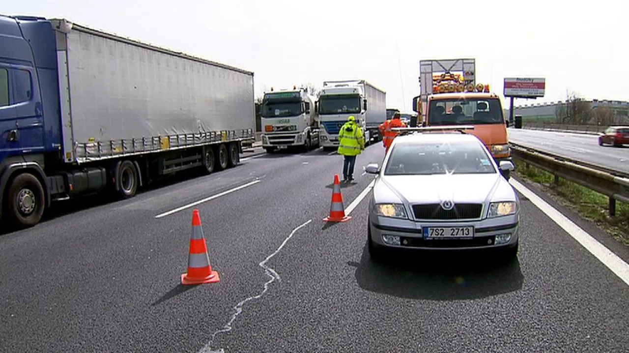 Počet škod způsobených nepojištěnými auty klesá — ČT24 — Česká televize