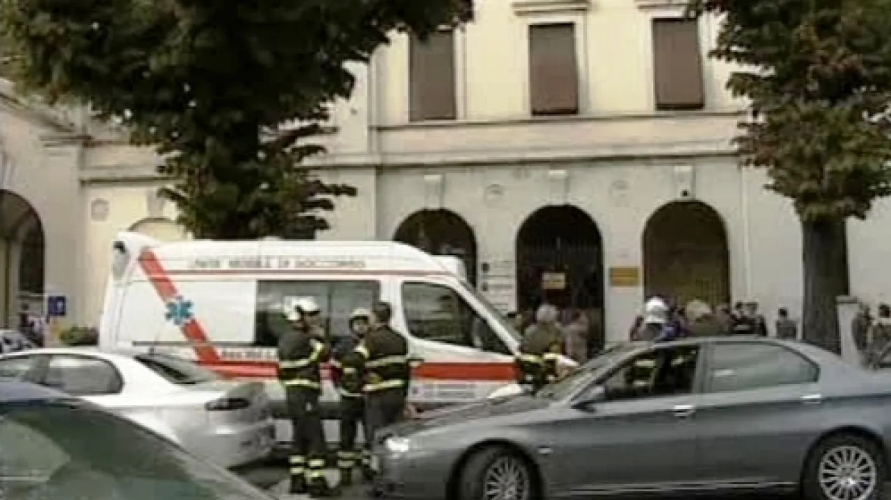 Policie zadržela dva komplice atentátníka z Milána — ČT24 — Česká televize