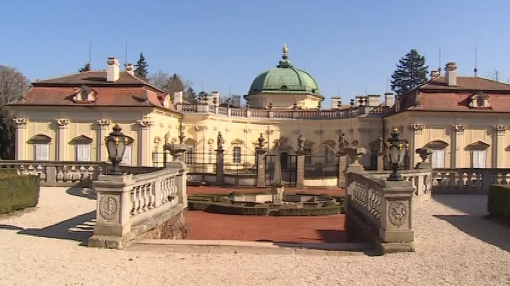 Hrad + zámek = Buchlovice — ČT24 — Česká televize