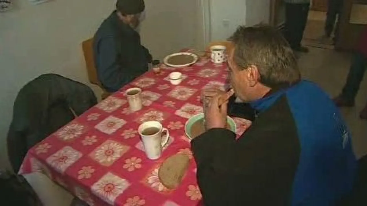 Bezdomovci v Brně si pochutnají — ČT24 — Česká televize