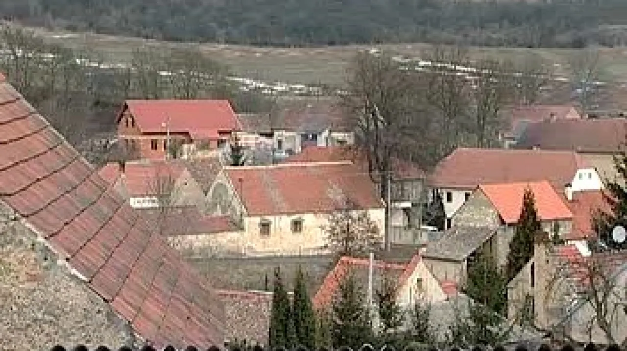 Brodec na Lounsku se topí v dluzích — ČT24 — Česká televize