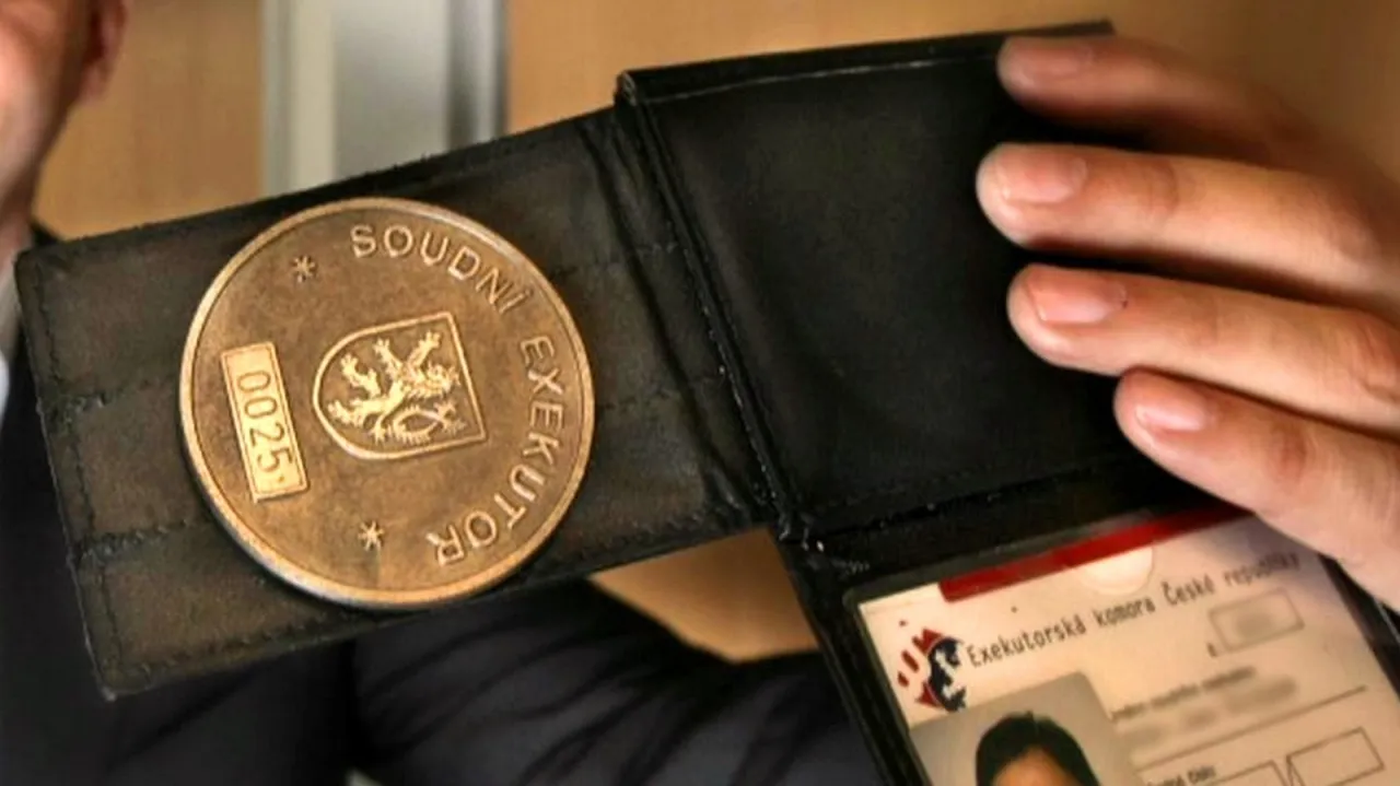 Exekutor dostal rekordní pokutu – přes čtvrt milionu — ČT24 — Česká ...