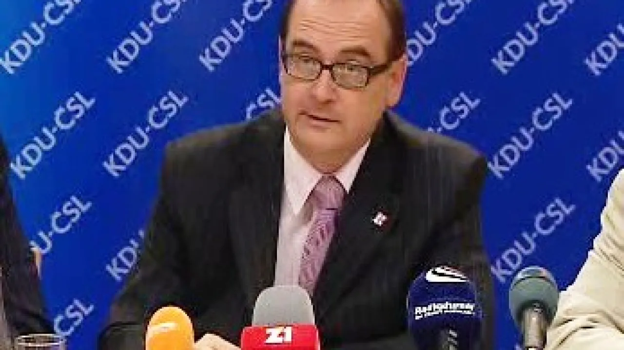 Línek: Ve vedení KDU-ČSL by mělo dojít ke změně — ČT24 — Česká televize