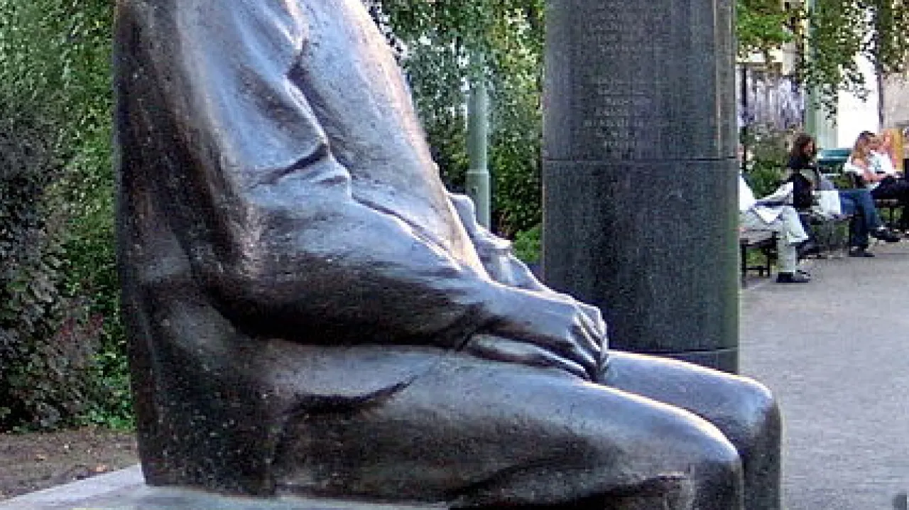 Bertolt Brecht: 110 let velkého dramatika a věčného provokatéra — ČT24 ...