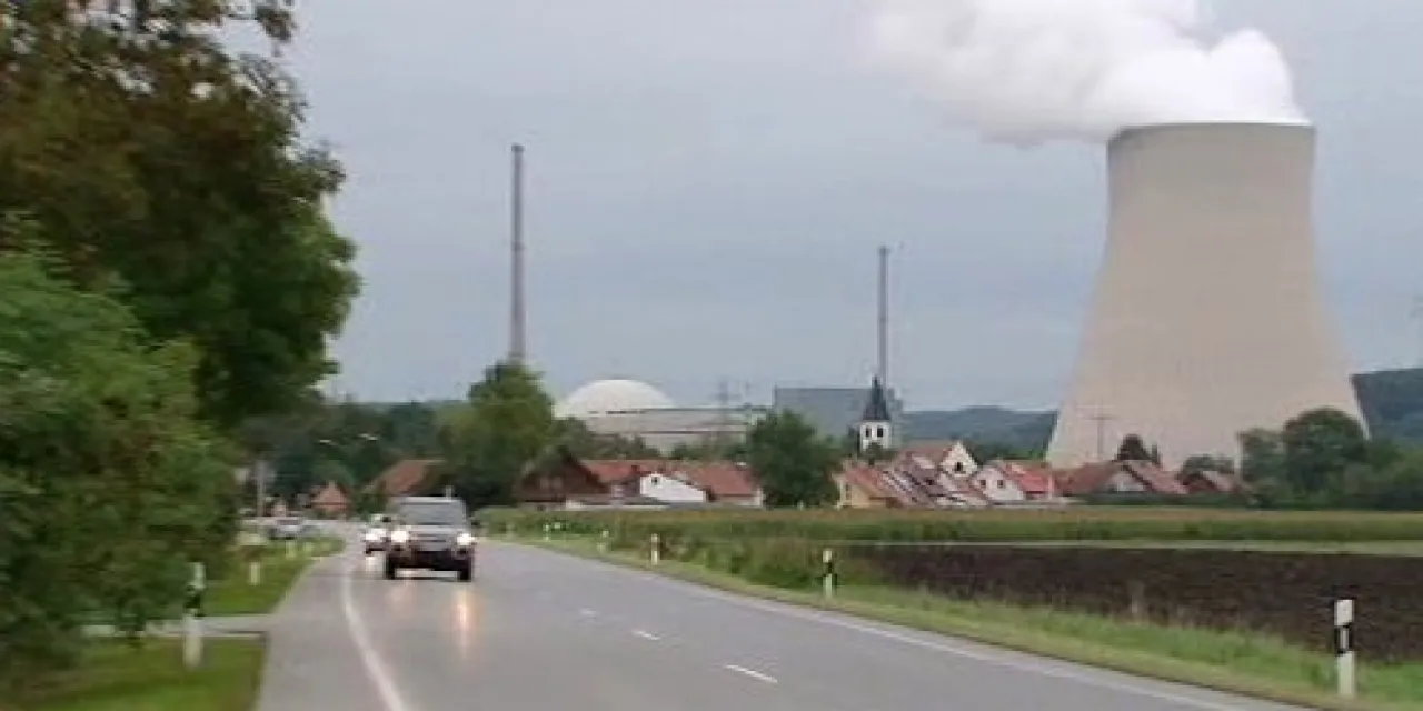 Tisíce lidí demonstrovaly v Berlíně proti jaderným elektrárnám — ČT24 ...