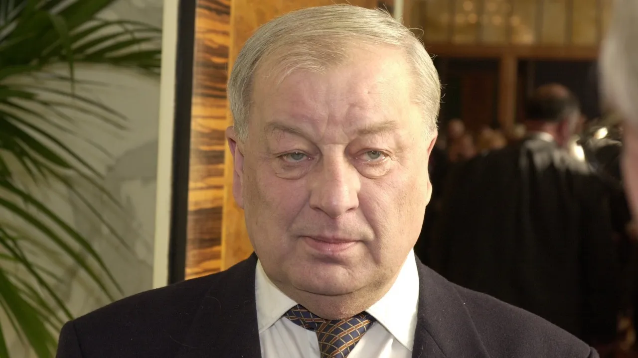 Josef Topol už píše divadlo za (nebeskou) branou — ČT24 — Česká televize