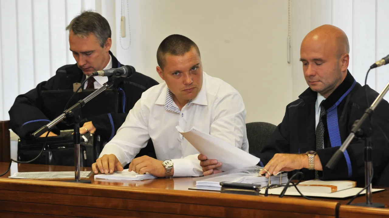 Soud potvrdil mnohaleté tresty zbytku Maslákova gangu vyděračů — ČT24 ...