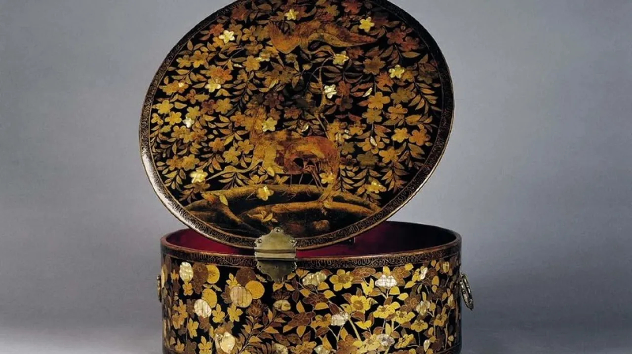 Filip Suchomel odhaluje tajemství přírodního laku — ČT24 — Česká televize