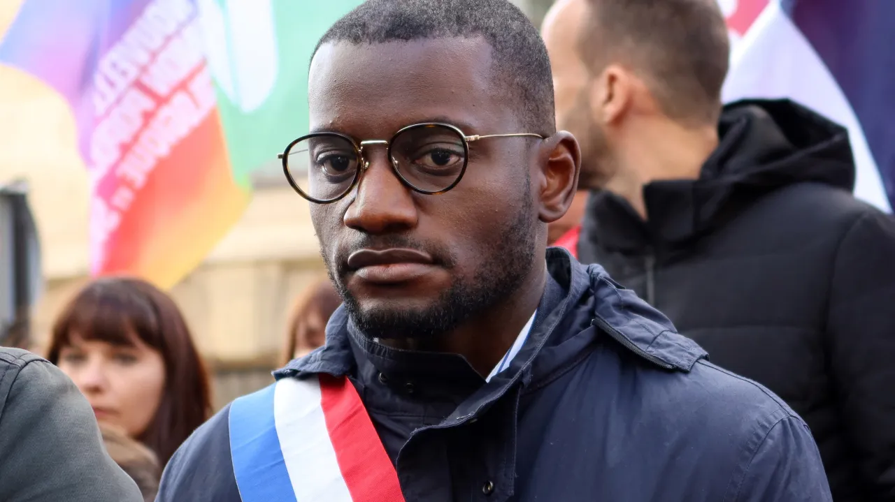 Francouzský poslanec křičel na kolegu „Vraťte se do Afriky“. Sněmovna ...
