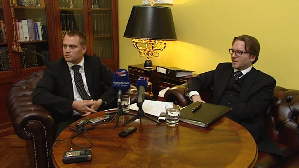 Advokáti: Rath je na cele sám a stěžuje si na málo informací — ČT24 ...