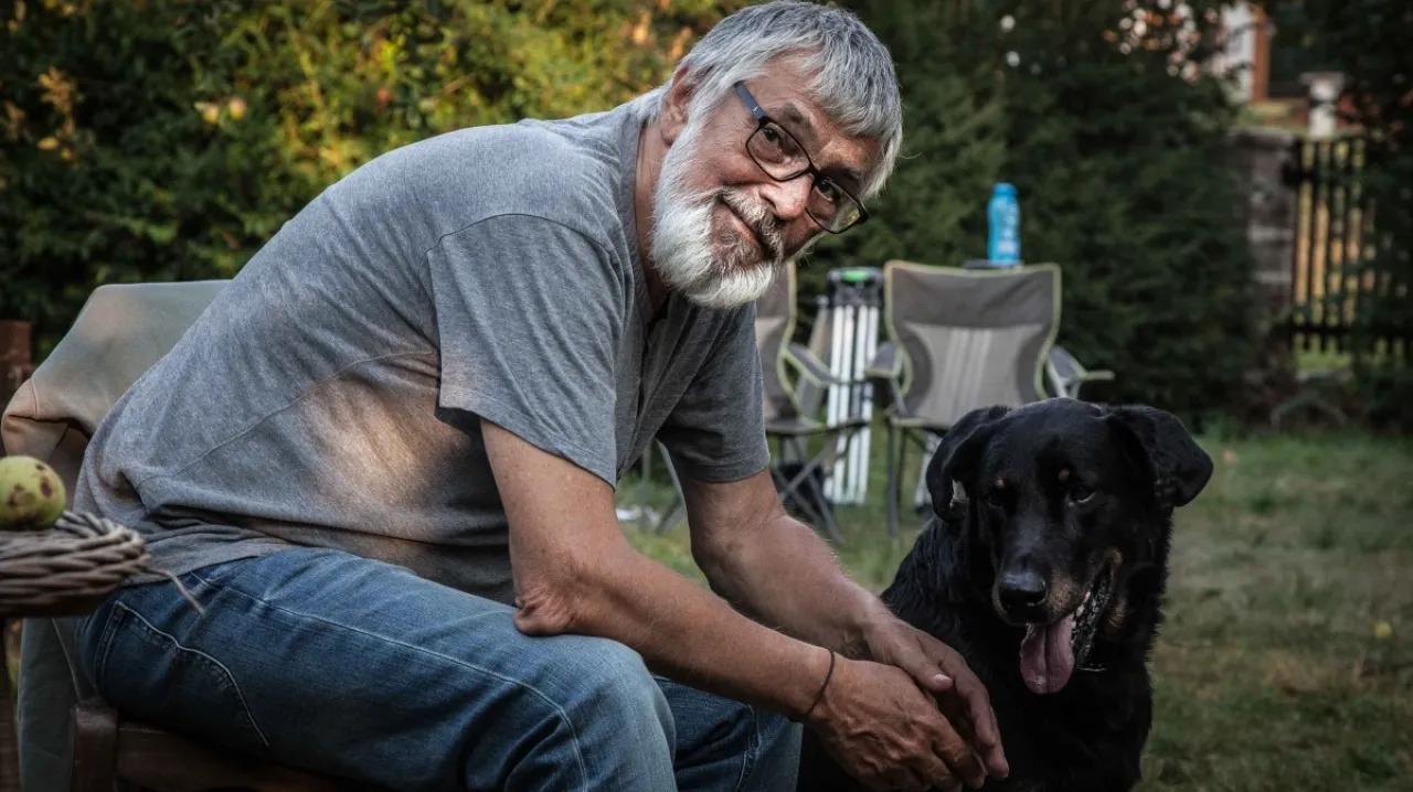 Klip týdne: Jan P. Muchow & Václav Havelka / Cowboy of the River — ČT24 ...