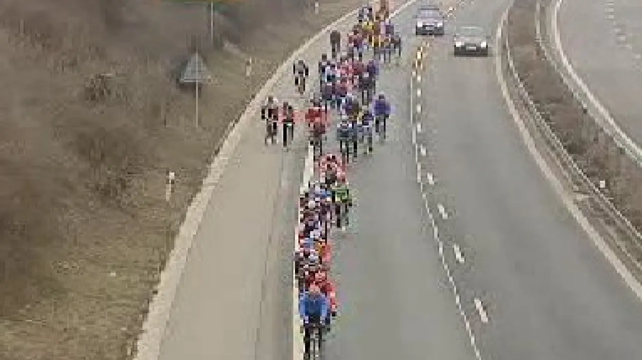 Novoroční cyklistický „výšlap“ na Cukrák — ČT24 — Česká televize