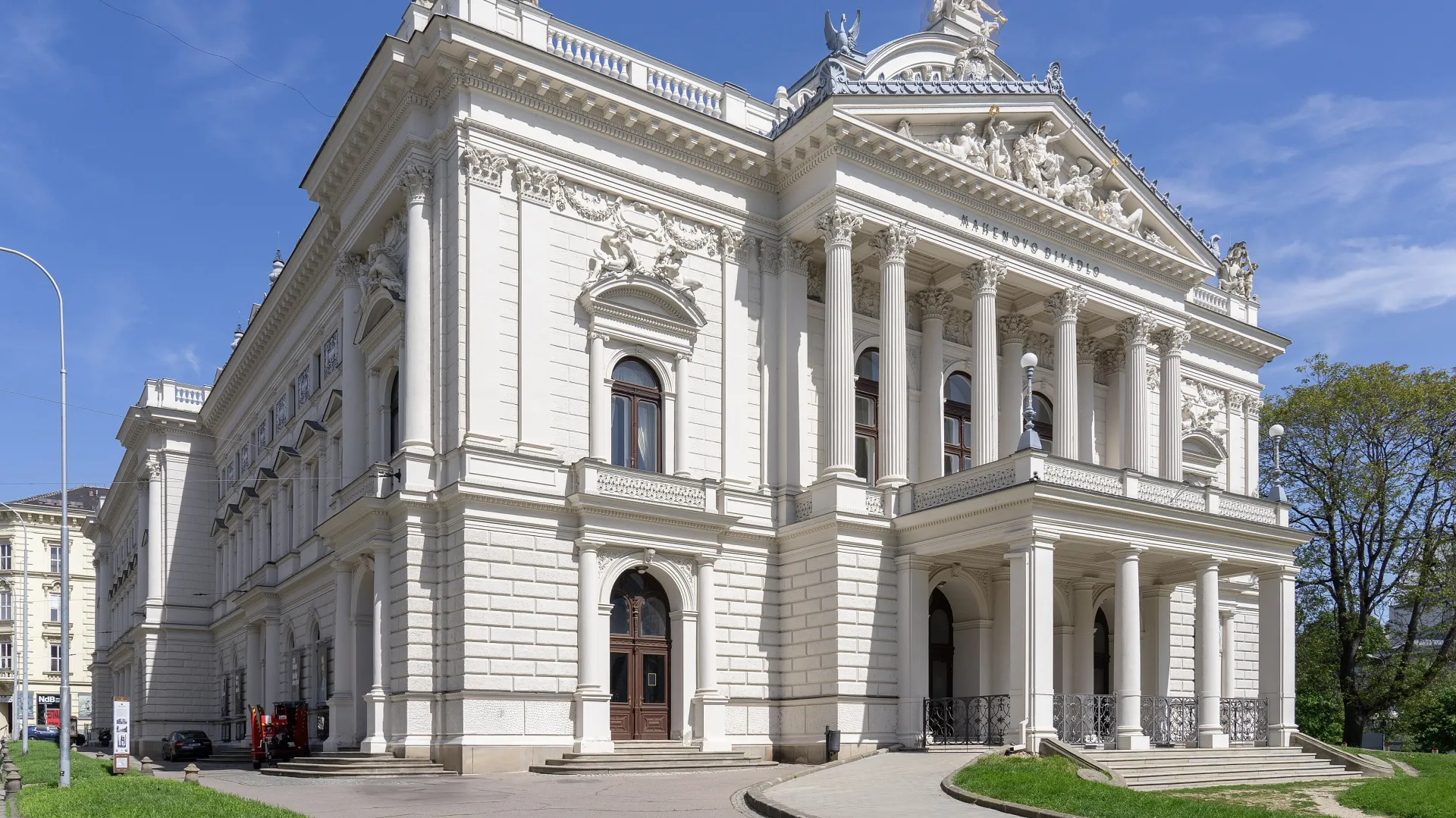 Národní divadlo Brno povede od srpna 2028 Petr Štědroň — ČT24 — Česká ...