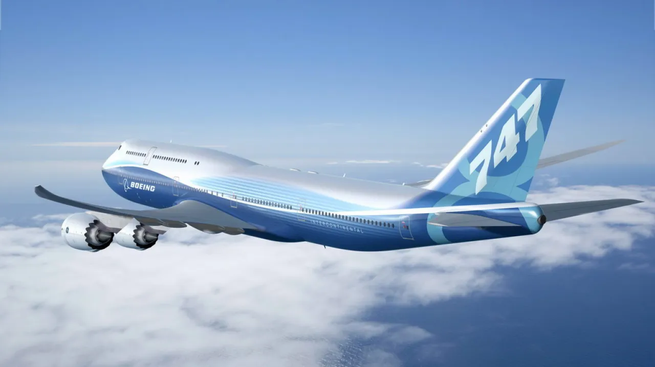 Boeing se chystá dodat první letadlo modernizované verze 747-8 — ČT24 ...