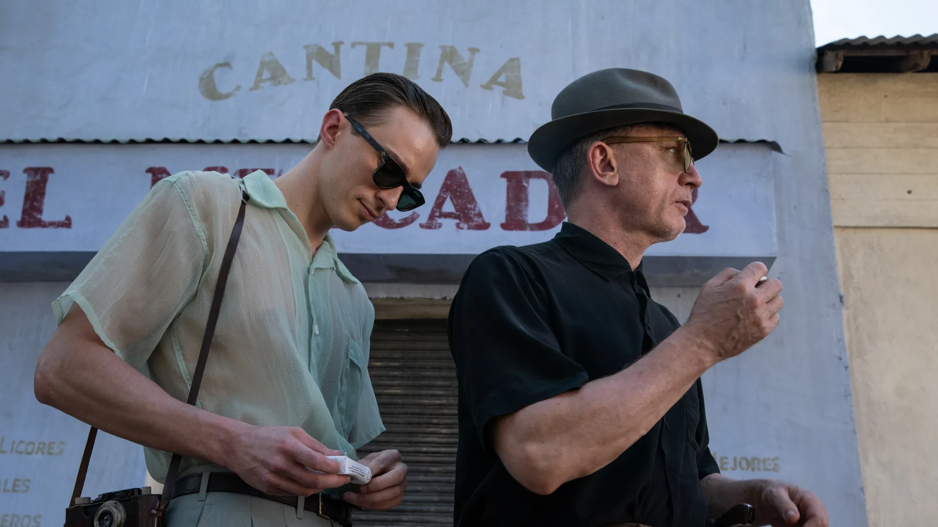 Queer Daniel Craig je plný bolesti a touhy — ČT24 — Česká televize