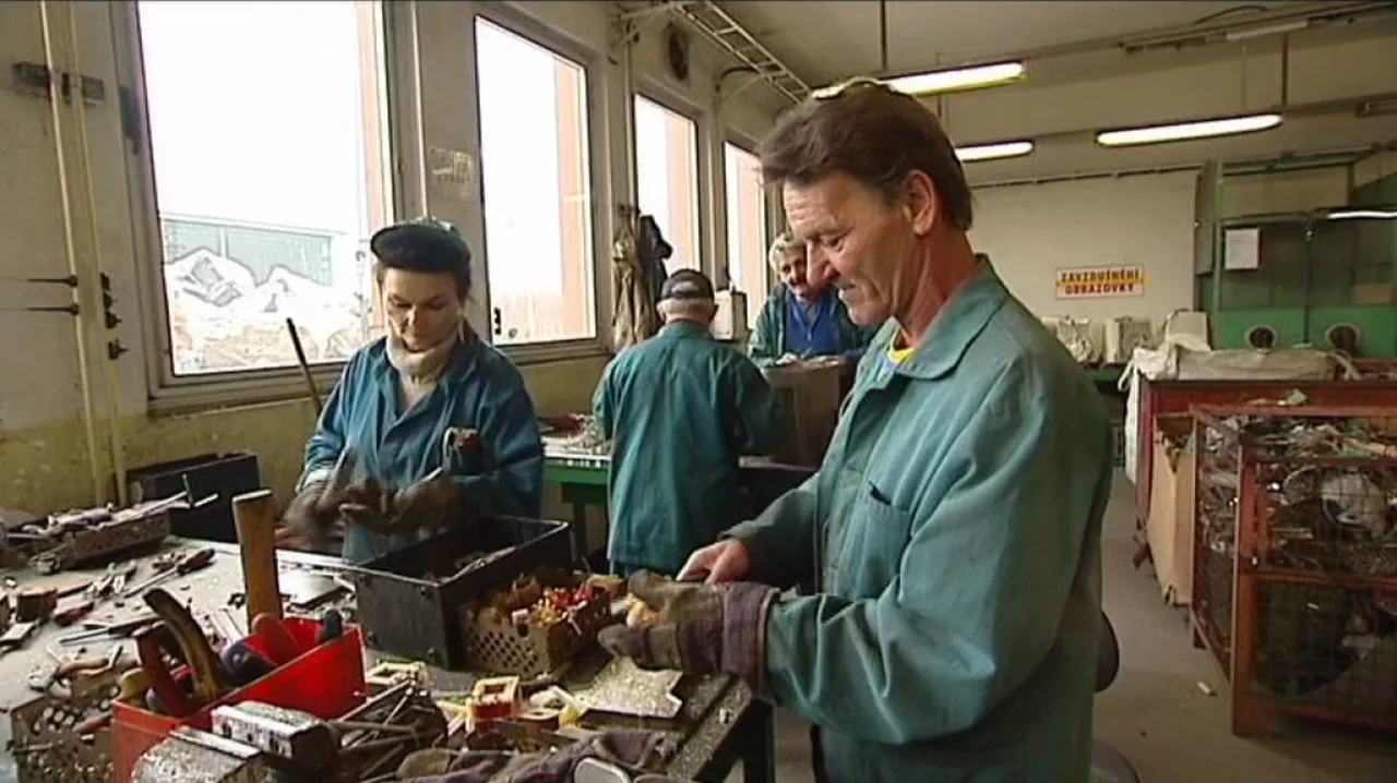 Chráněná dílna musí propouštět — ČT24 — Česká televize