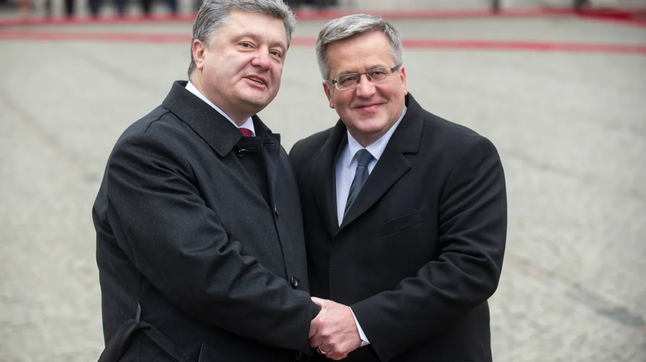 Dodat zbraně Ukrajině? Proč ne, míní Komorowski — ČT24 — Česká televize